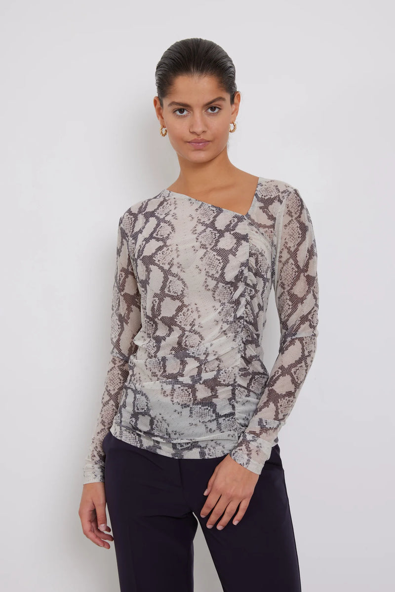 PhloxBBAstras blouse - Light snake print – Salka Verslun